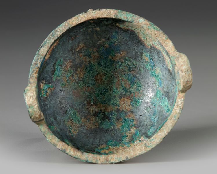 A CHINESE ARCHAIC BRONZE RITUAL FOOD VESSEL (CHANG ZI DING), EARLY ...