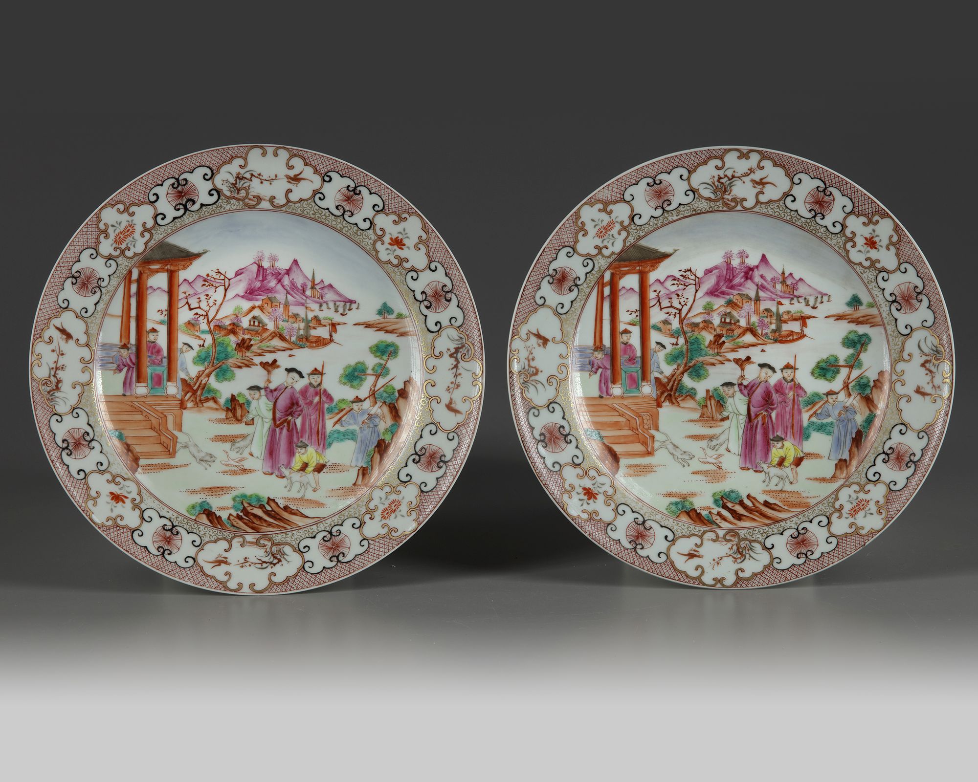 A PAIR OF CHINESE FAMILLE ROSE 'MANDARIN PATTERN' DISHES, 20TH CENTURY