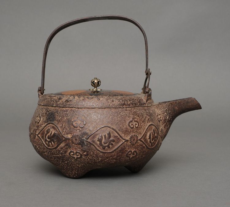 A PAIR OF CAST IRON CHÔSHI 銚子 (SAKE KETTLES)